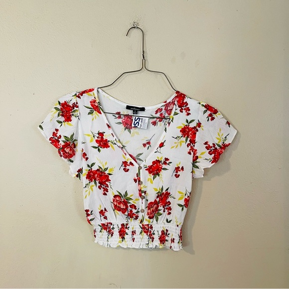 Tops | Nwt Floral Cropped Top | Poshmark